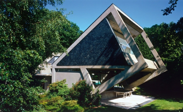 Claude Parent – Magyar Építőművészet // Hungarian Architecture